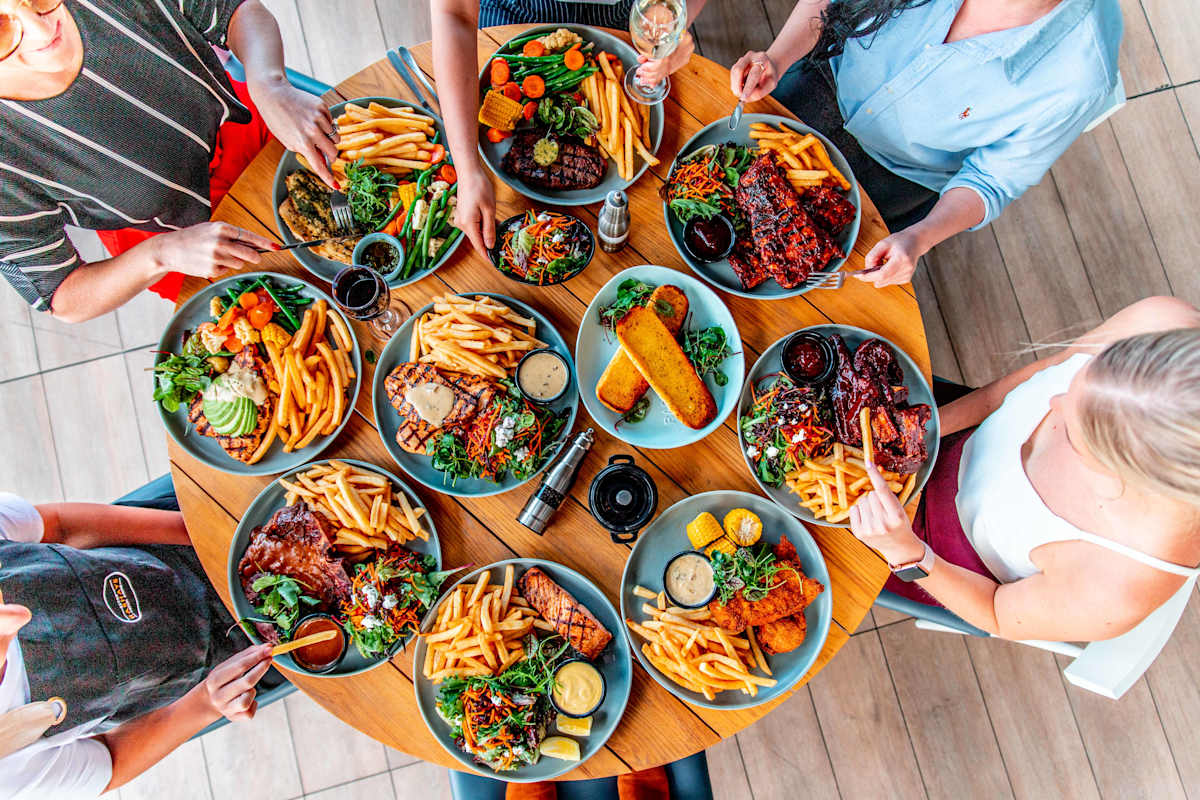 RASHAYS Casual Dining at Westfield Mt Druitt