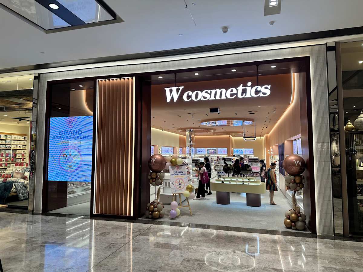 W cosmetics at Westfield Carousel