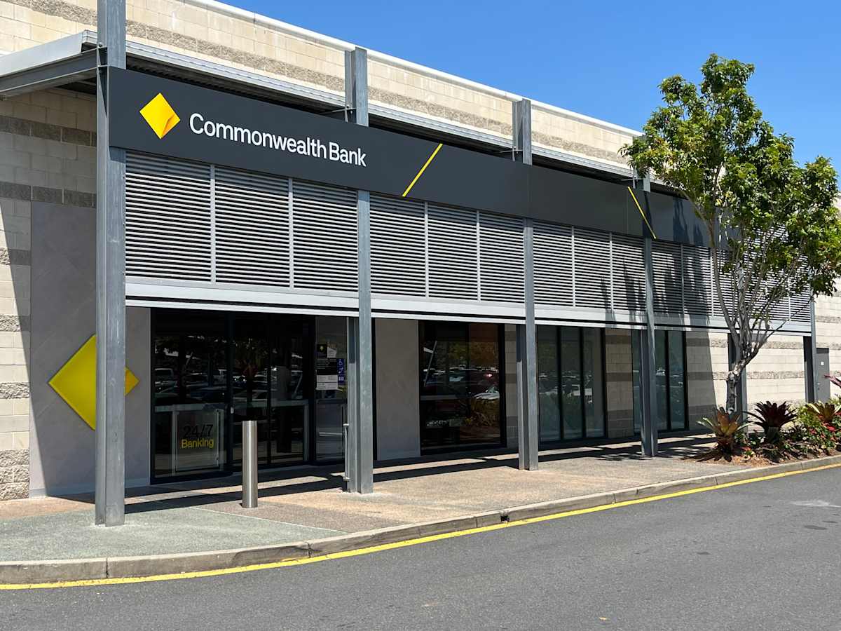 Commonwealth Bank at Westfield Helensvale