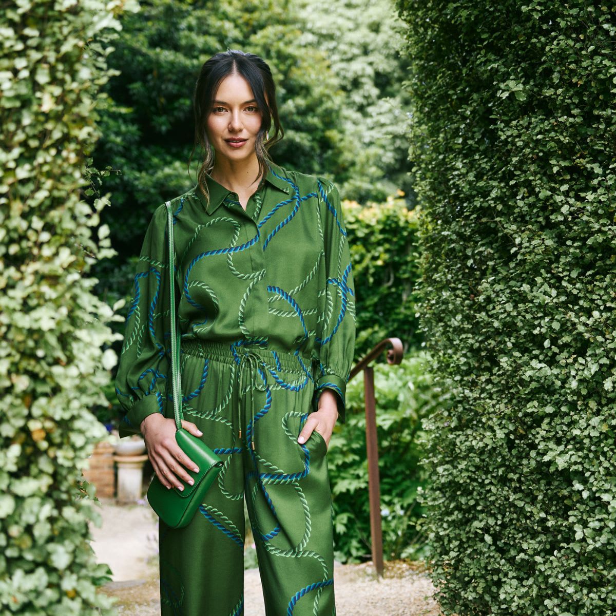 Blue Illusion: Introducing Nouvelle Ère